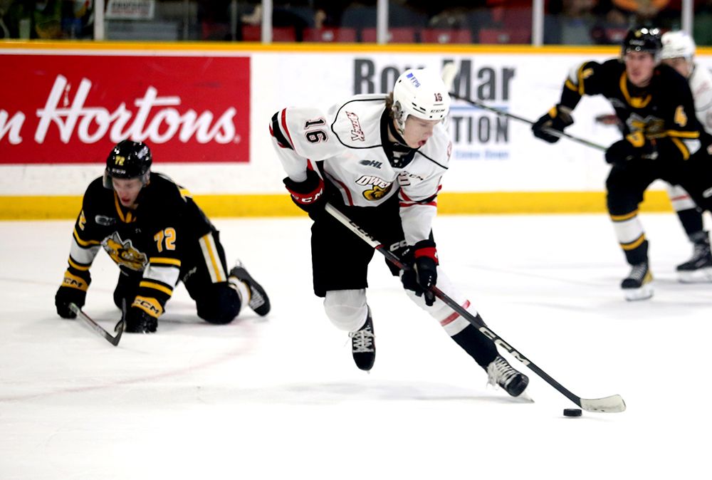 Attack hold off late-surging Sting to win 5-4 | Owen Sound Sun Times