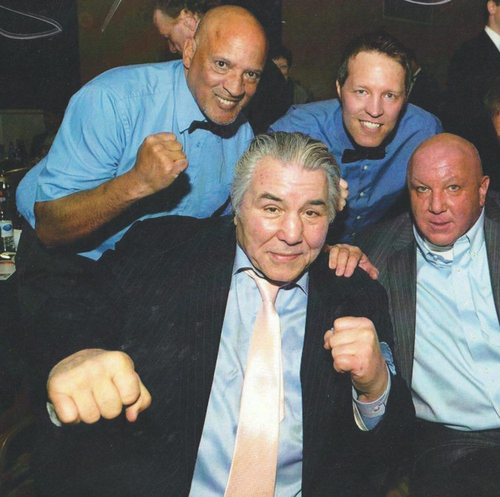 Chatham boxing coach serenades legendary Canadian fighter Chuvalo ...