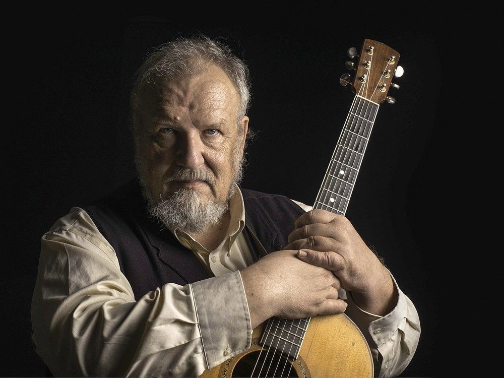 Folk musician Ian Bell enjoys performing in cozy settings | Simcoe Reformer