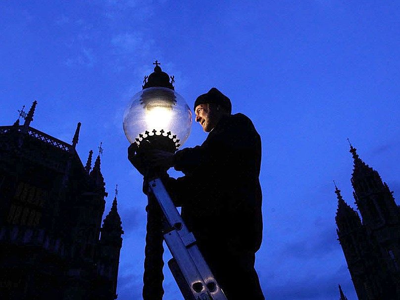 Gilberts: Time before street lights more frightening than romantic ...