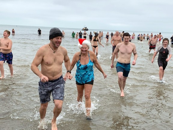 Large Crowd Rings In New Year With Bracing Polar Bear Dip Brantford