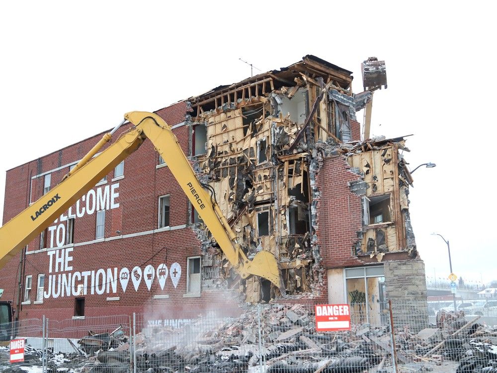 Demolition of Ledo Hotel begins | Sudbury Star
