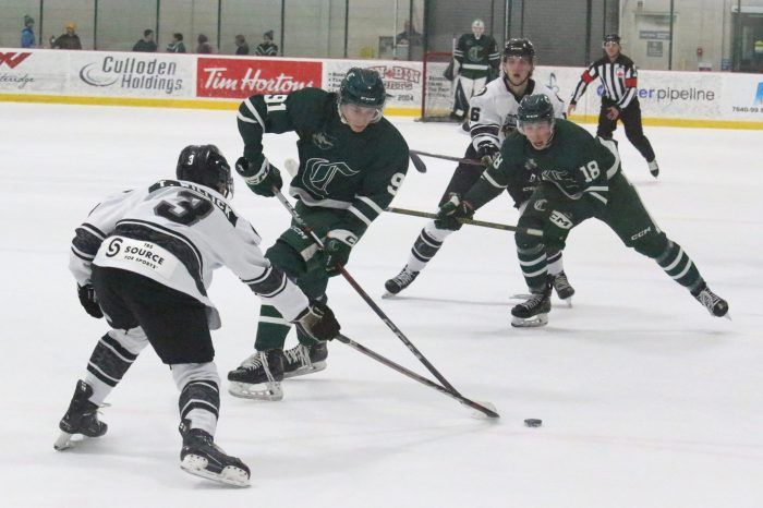 Cru shifts into BCHL's win column | Belleville Intelligencer