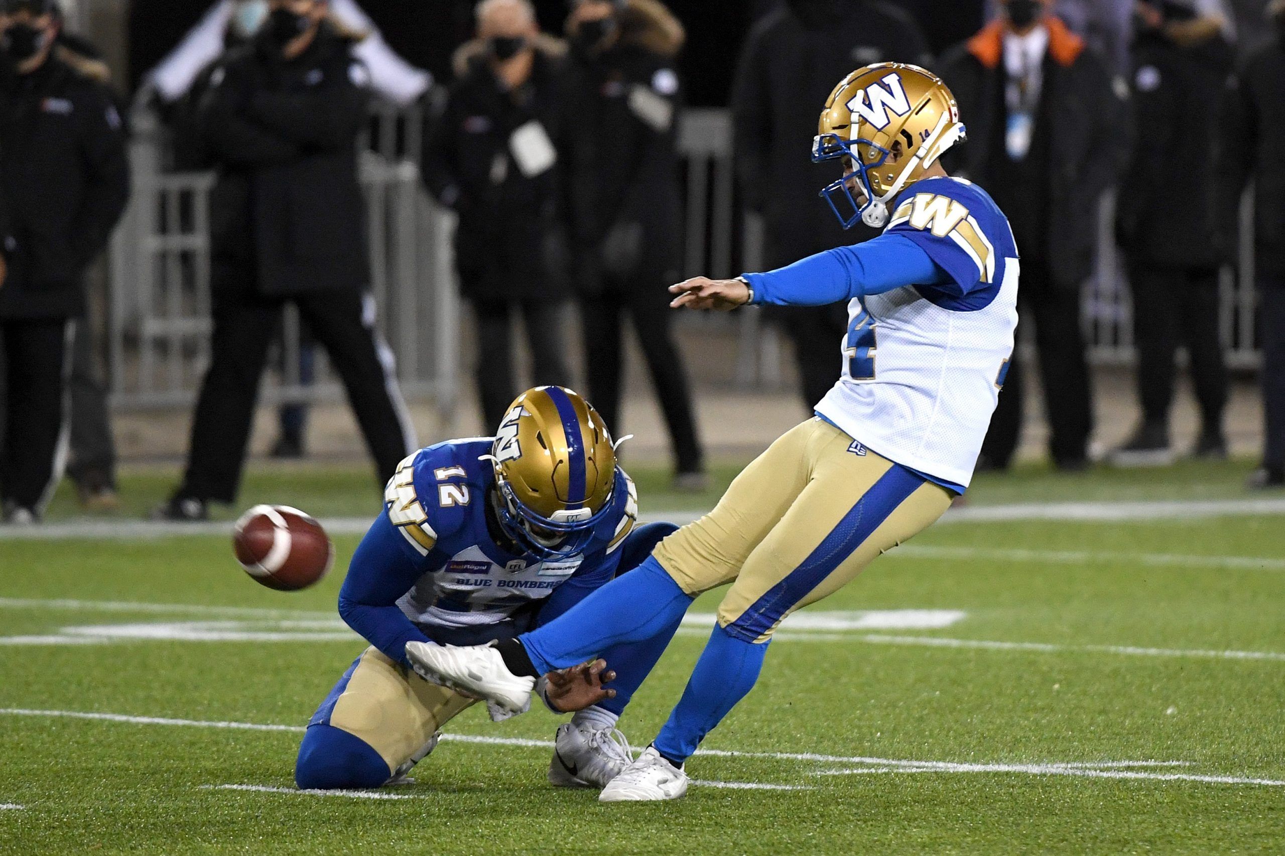 Bombers re-sign reliable kicker Sergio Castillo | The Graphic Leader