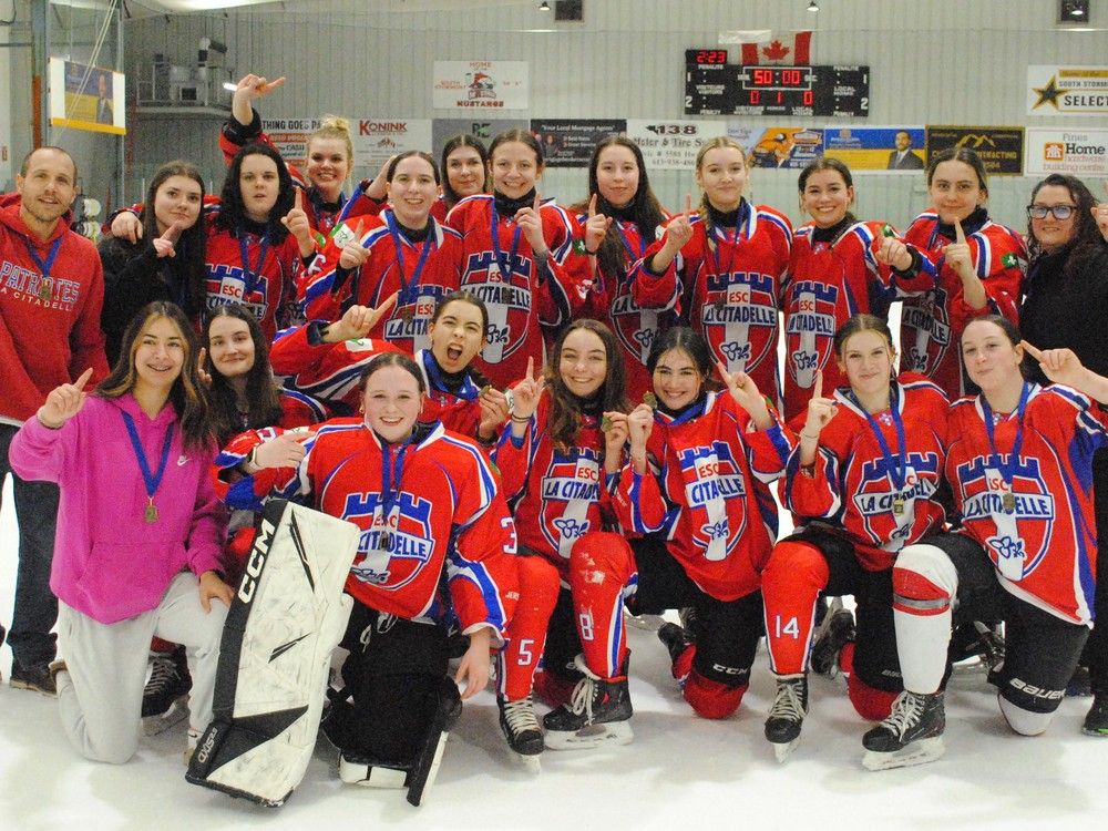 La Citadelle Patriotes defeat Panthers to win SDG girls' hockey final ...