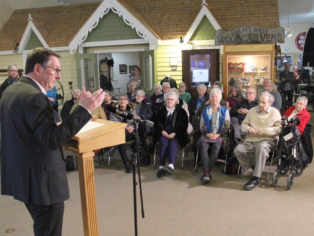 Local author pens book discussing the 1942 Almonte train wreck ...