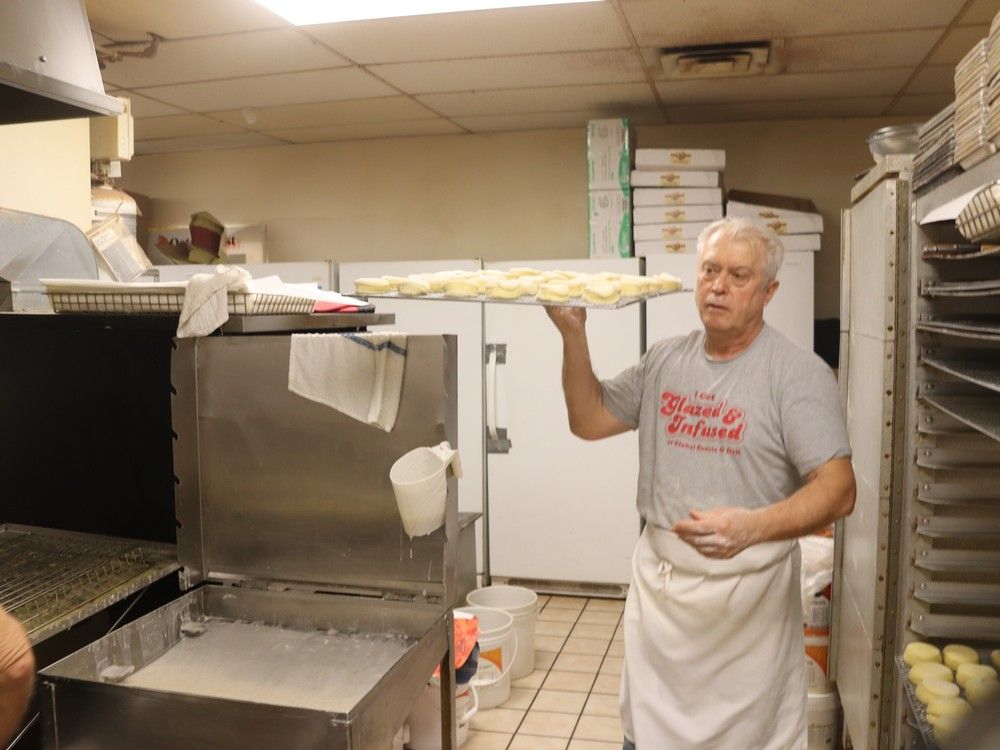 Sarnia donut shop in paczki overdrive to feed seasonal pastry demand ...