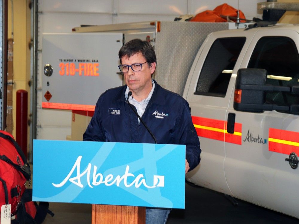 Forestry minister in Whitecourt to announce 100 new firefighters ...