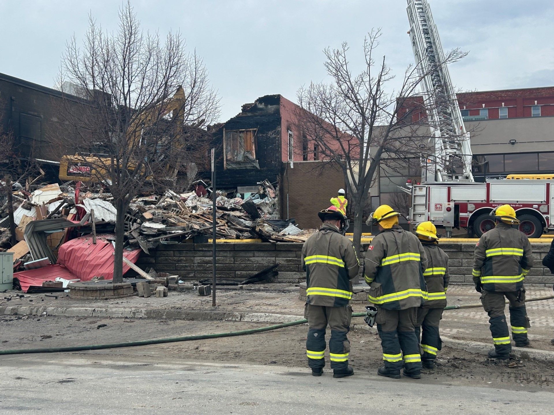 North Bay fire crews tried to get ahead of the fire | North Bay Nugget