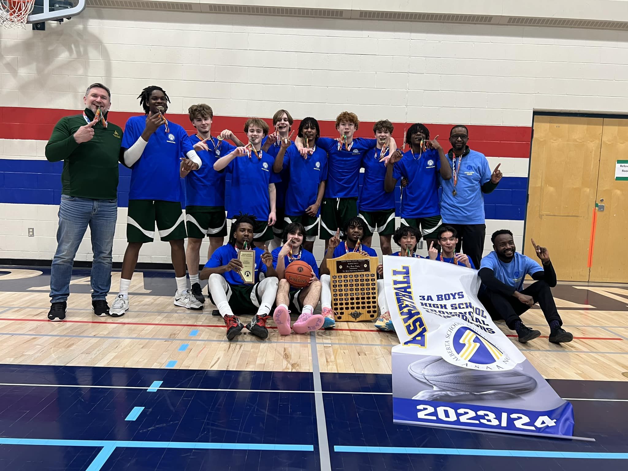 Holy Trinity Knights win gold at provincial basketball championships ...