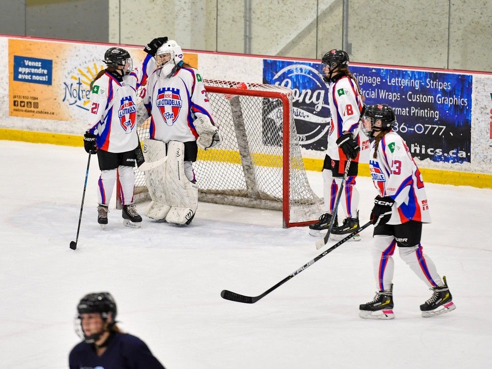 La Citadelle Patriotes win and lose at EOSSAA hockey event in Cornwall ...