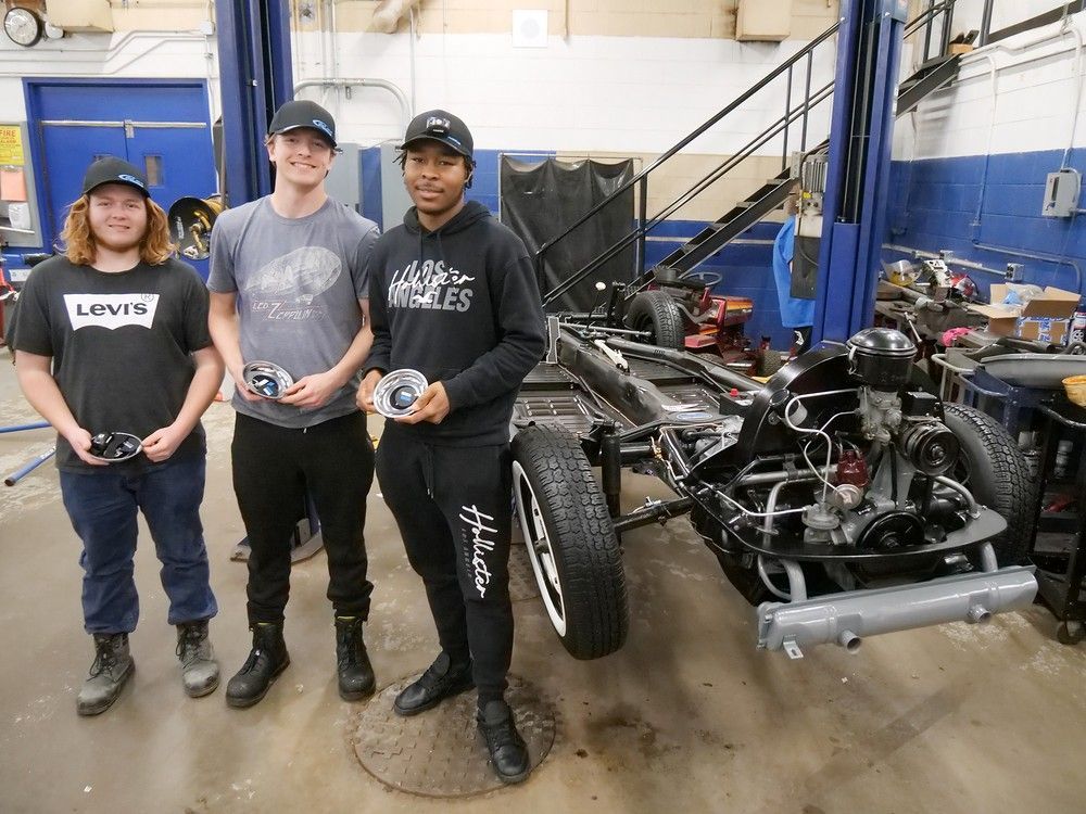 SCS students restore ‘56 Volkswagen Beetle | Simcoe Reformer
