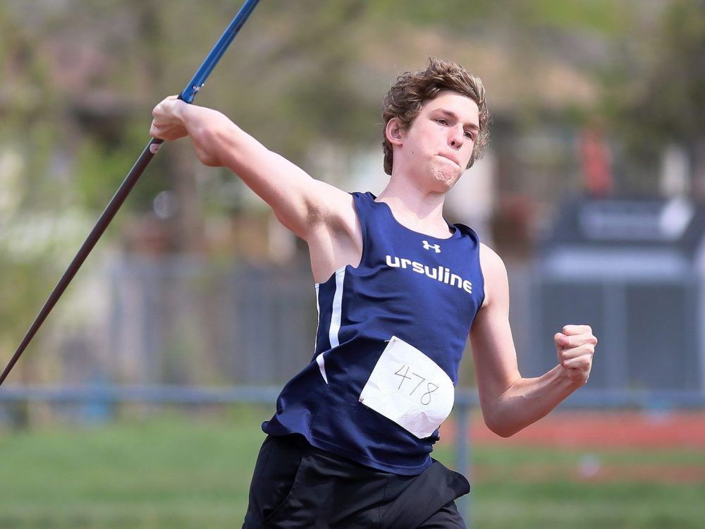 Roberts sets two CK Relays records | Chatham Daily News