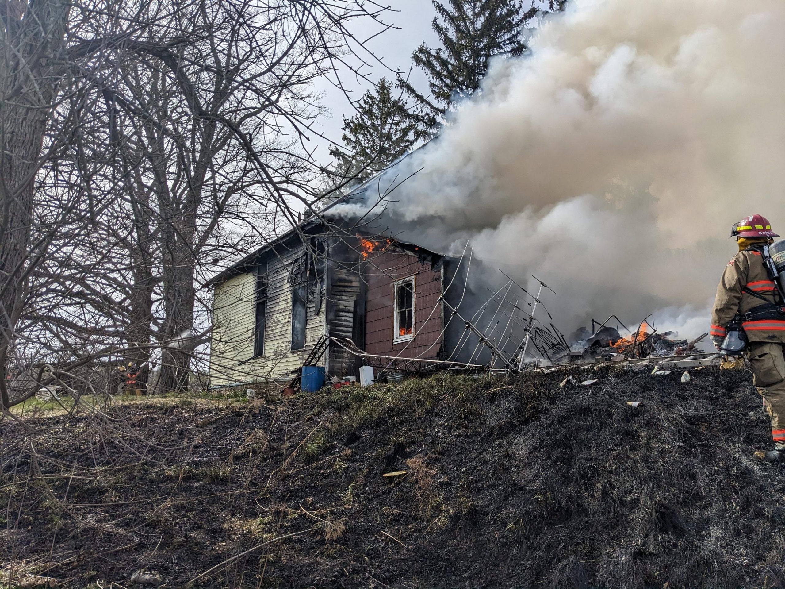 Grass fire goes out of control | Brantford Expositor