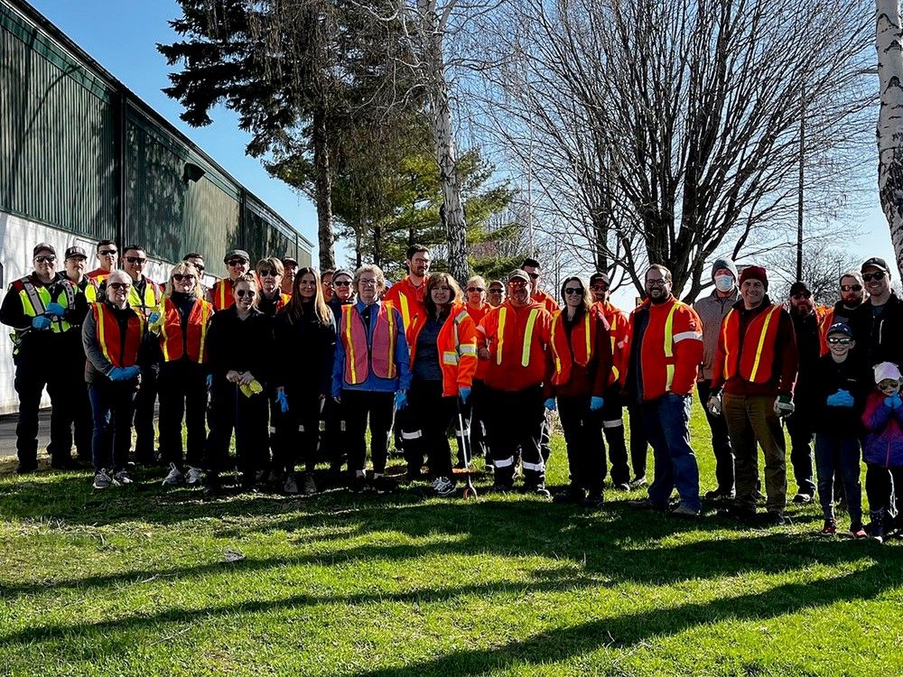 Pitch-In Week in Gananoque, TLTI | Brockville Recorder & Times