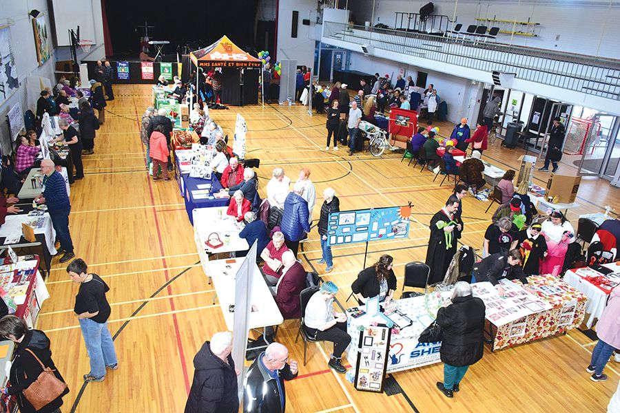 Community Groups Showcase draw many to Collins Hall | The Daily Press