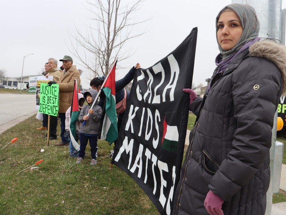 Sarnia MP and Palestinian supporters respectfully exchange views | The ...