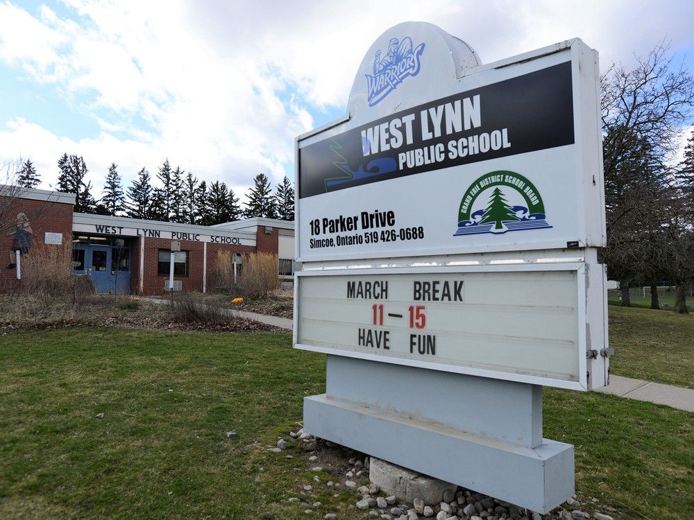 Parents at West Lynn school in Simcoe want their school to stay open ...