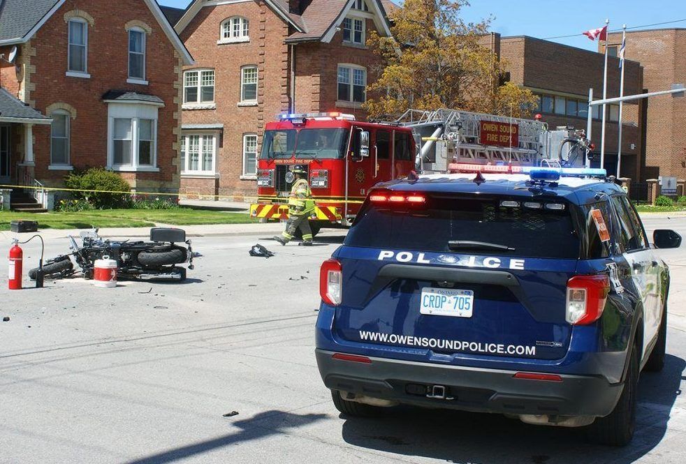 Motorcyclist airlifted to hospital after downtown Owen Sound crash ...