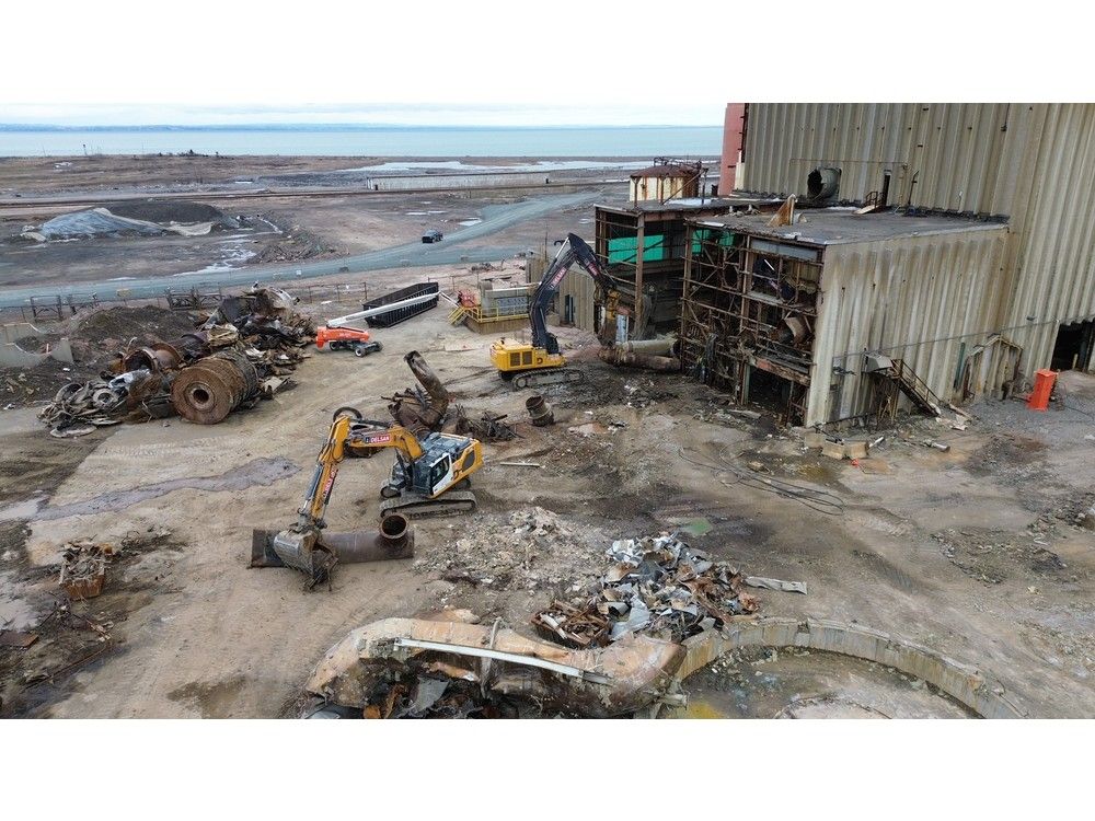 Demolition of Brunswick Smelter acid plant in Belledune underway ...