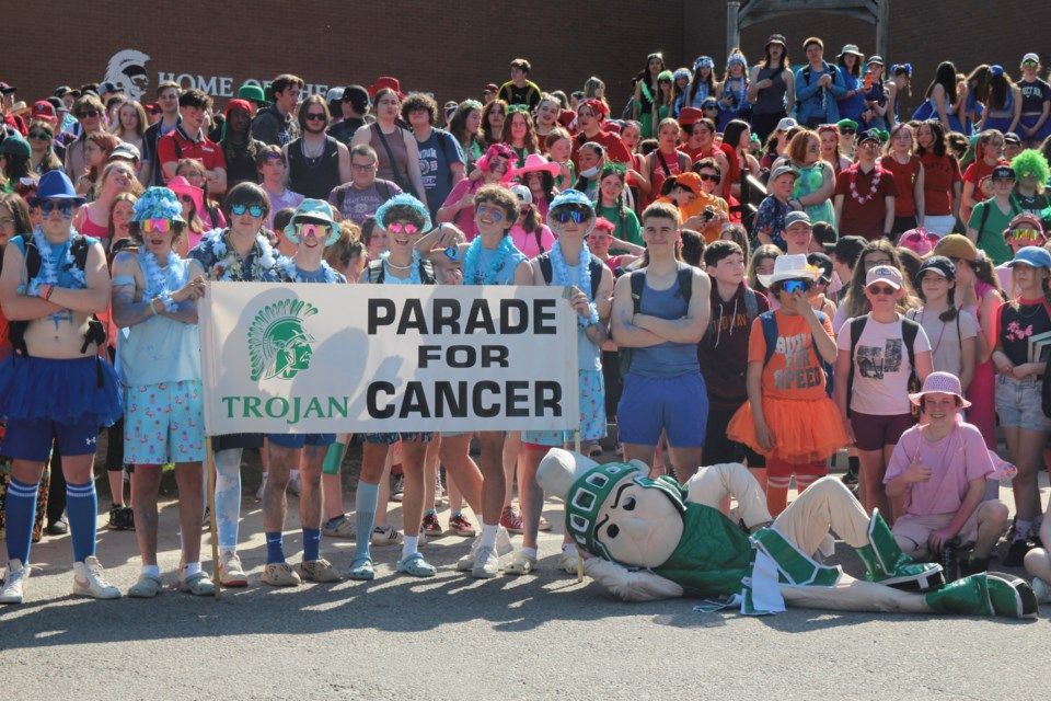 Students canvassing for donations | Sudbury Star