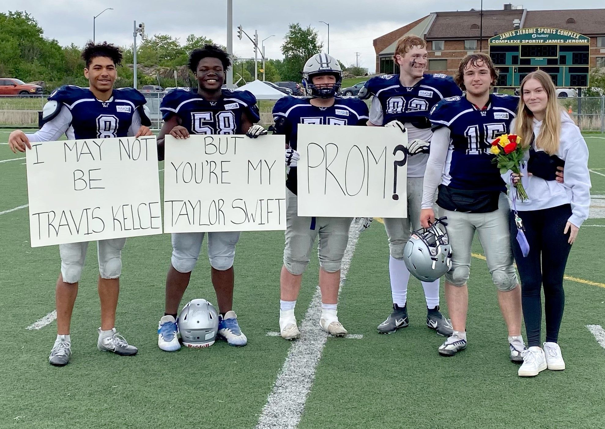 Sudbury photo: She says yes to the promposal | Sudbury Star