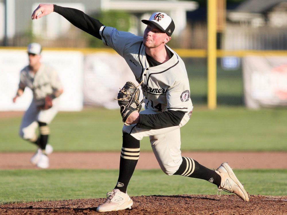 Chatham-Kent Barnstormers play exhibition game | Chatham Daily News