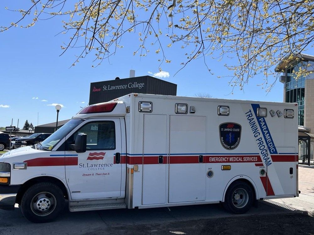 Kaneb Foundation Paramedic Simulation Centre opens at SLC Cornwall ...