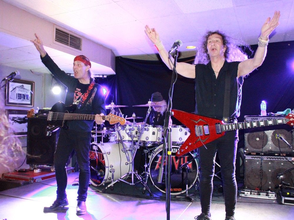 Thrash metal legends Anvil give masterful performance at the Vic | The ...