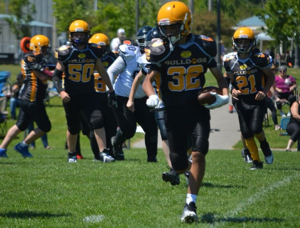 North Bay's bantam football team secures win against Clarington | North ...