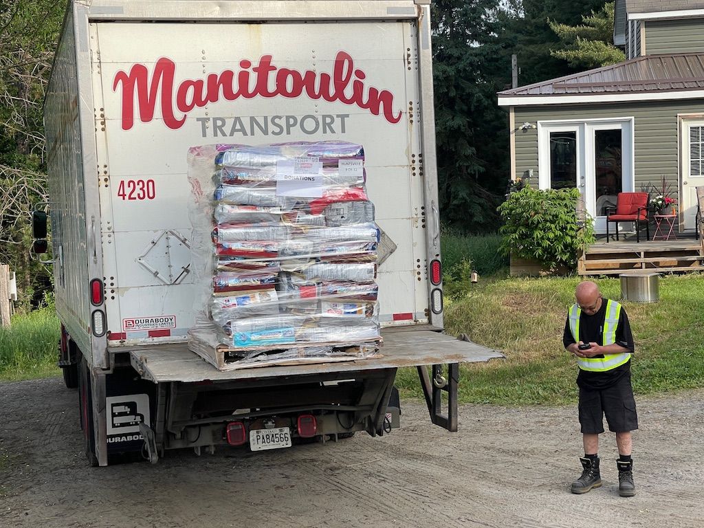 Manitoulin Transport delivers food to Bear With Us rehab centre ...