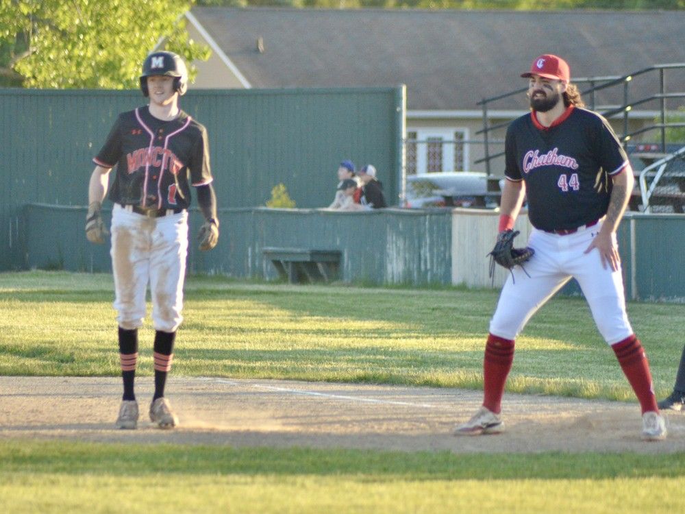 Senior baseball Mets drop two of three; Royals and Islanders earn wins ...