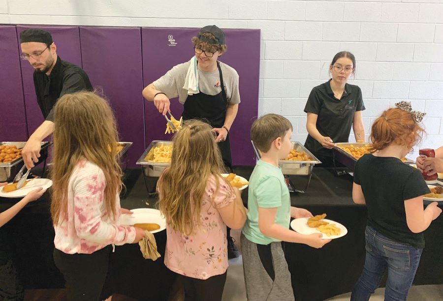 FireSide provides lunch at Esten Park Public School | Elliot Lake Standard