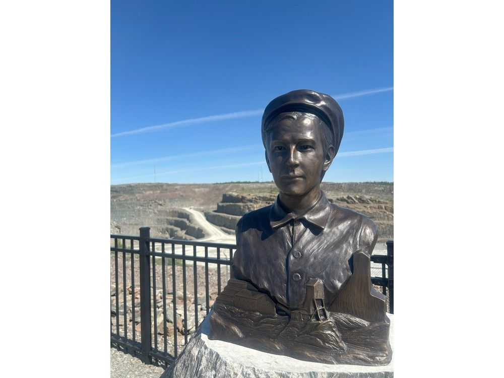Benney Hollinger Bust unveiled at Hollinger Lookout | The Daily Press