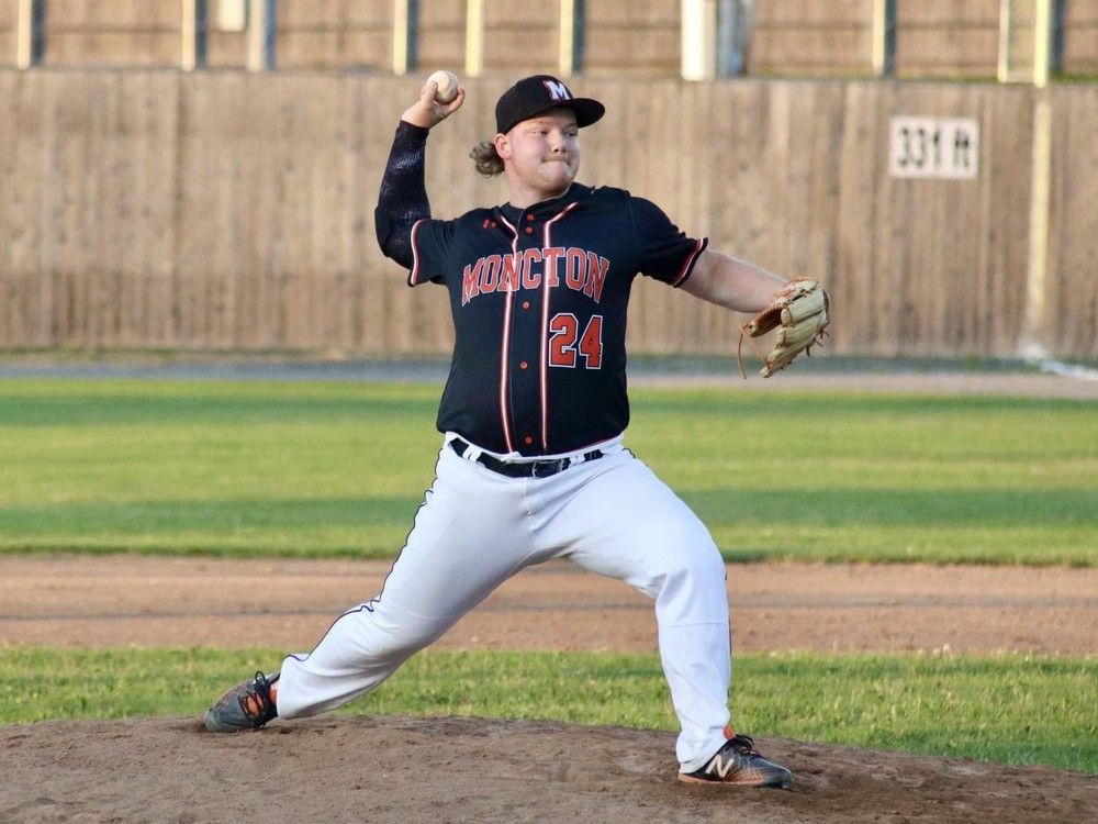 Royals stay hot, Mets win two, Alpines' skid continues in senior ball ...