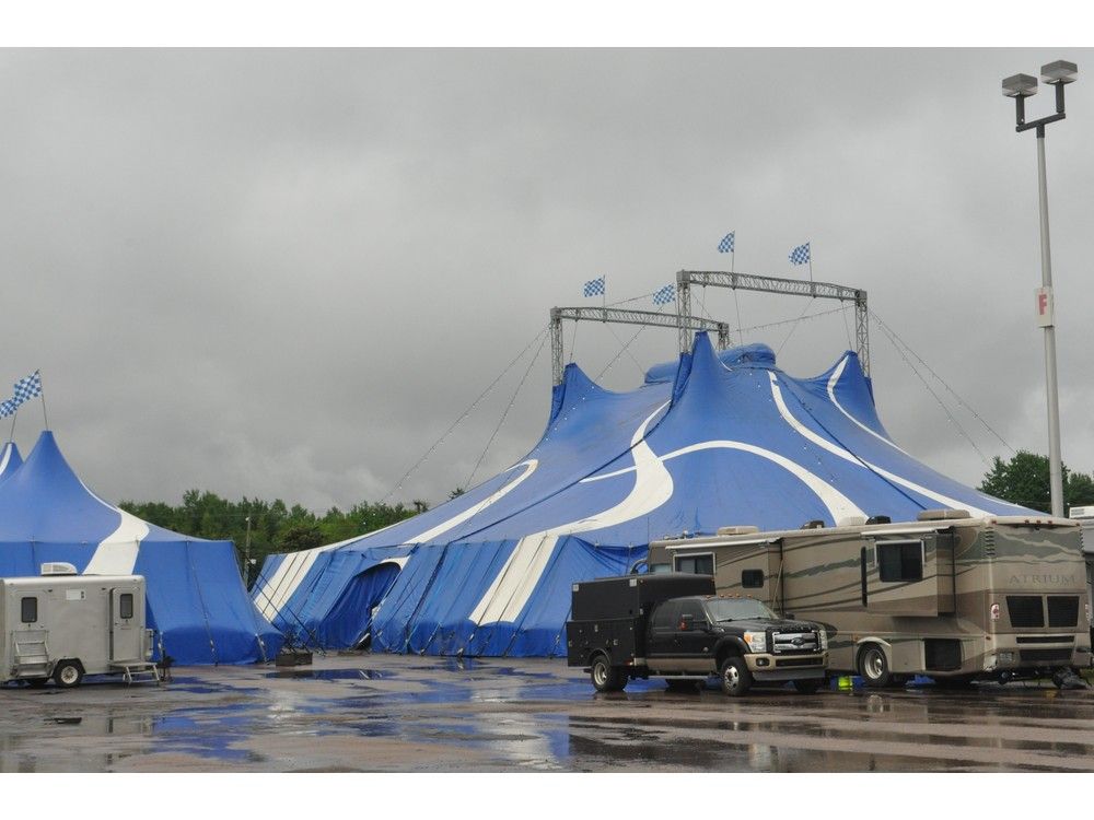 Benjamin Circus carries on the 'big top' tradition: performer ...