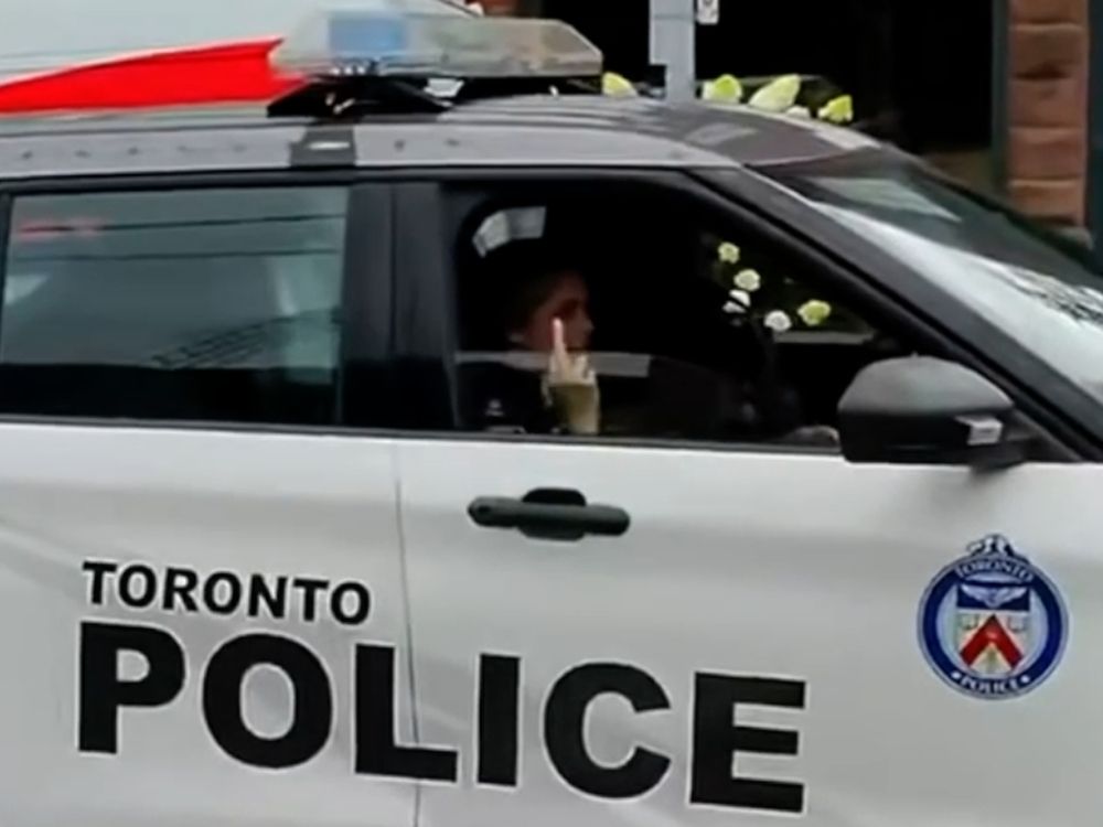 WARMINGTON: Social media, smartphone warriors put police under full ...