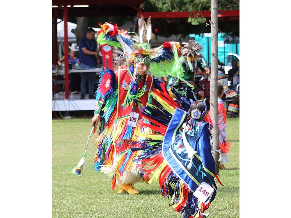 Champion dancer returns to play big role at Delaware Nation Pow Wow ...