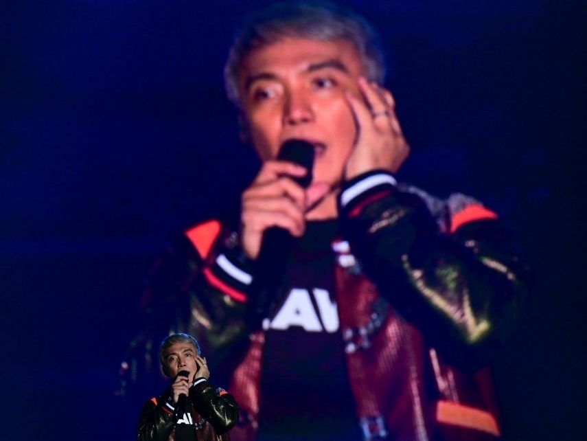 Journey's frontman vows to quit band pending online fan vote | Northern ...