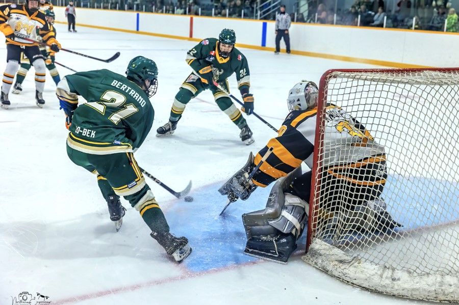 Vikings strike late to clip Eagles | Spruce Grove Examiner