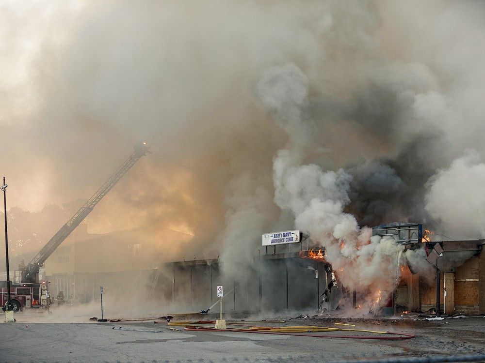 Major fire destroys part of Mohawk Plaza | Brantford Expositor