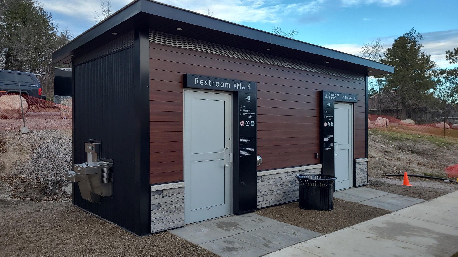 "Fully automated public washroom" near boat docks in Callander | North ...