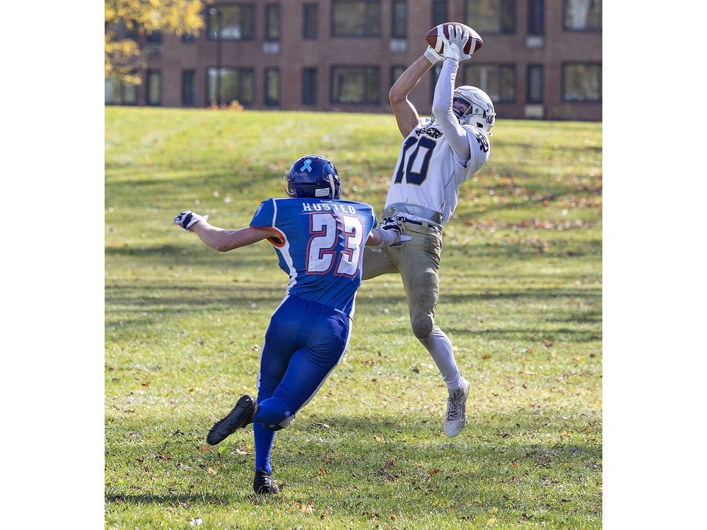 Raiders defeat Sabres 45-0 to win varsity football championship ...