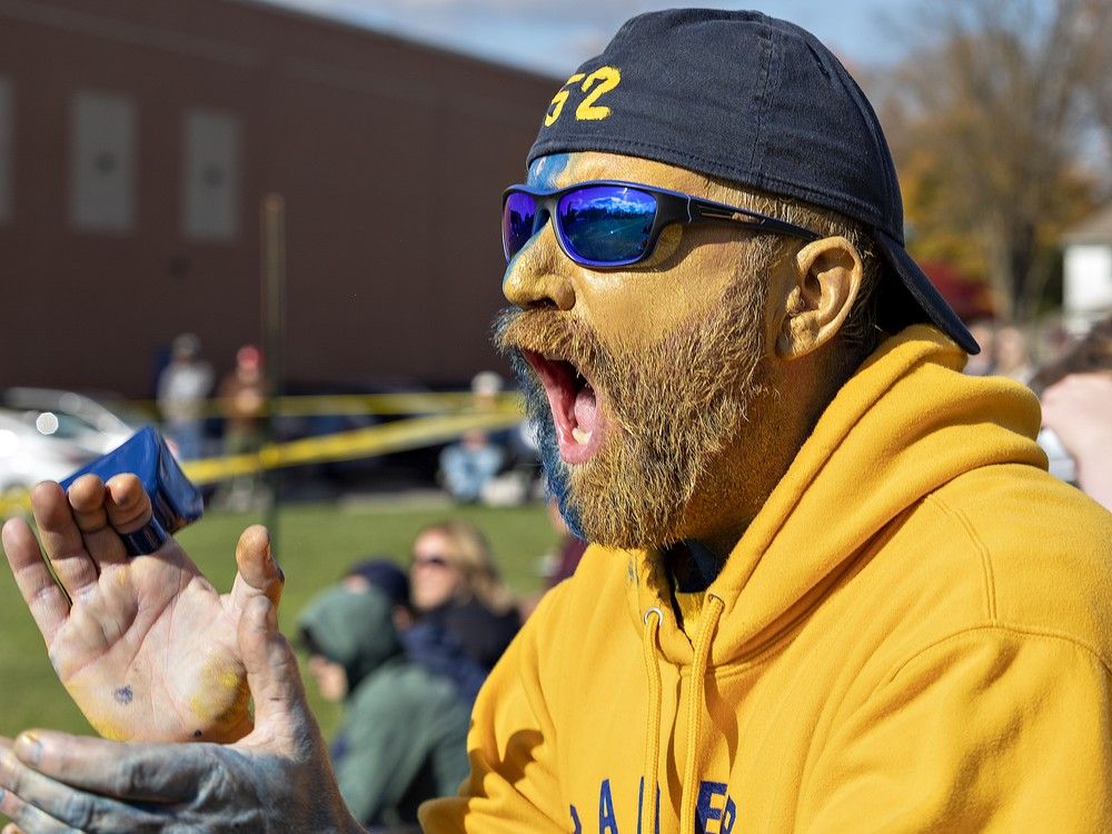 Raiders defeat Sabres 45-0 to win varsity football championship ...