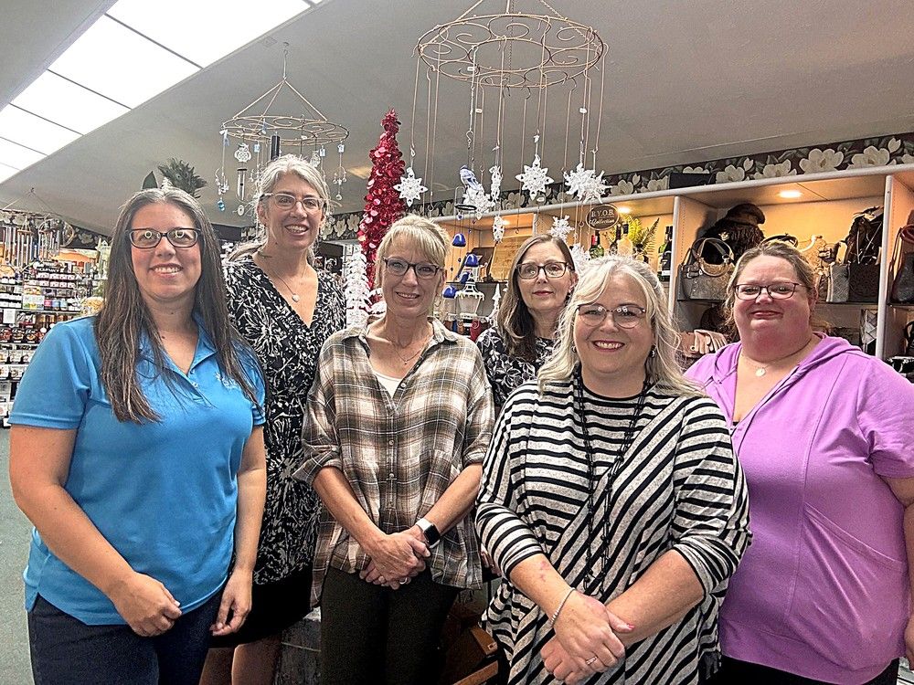 Three-day ‘Holiday Shop Hop’ begins Thursday | Chatham Daily News