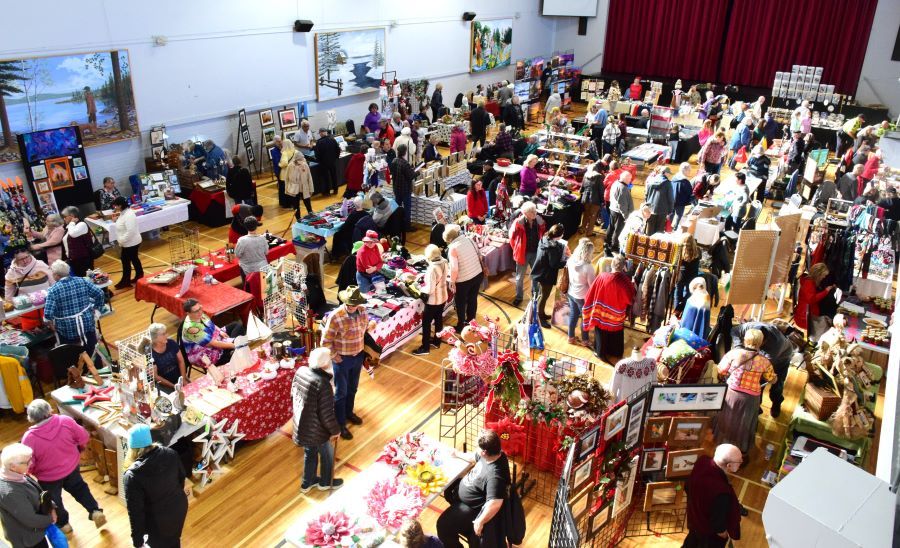 Christmas craft show draws large crowd | Elliot Lake Standard