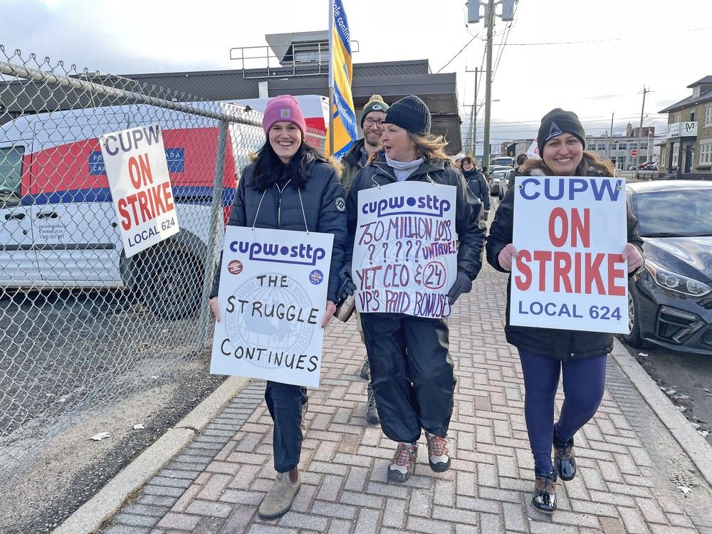 Northern postal workers striking for their pension, rep says | The ...