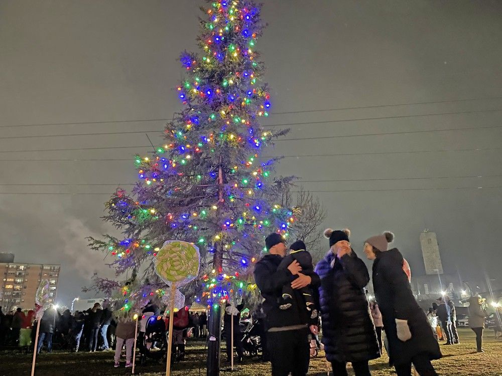 City tree lighting ceremony pulls out all the stops | The Daily Press