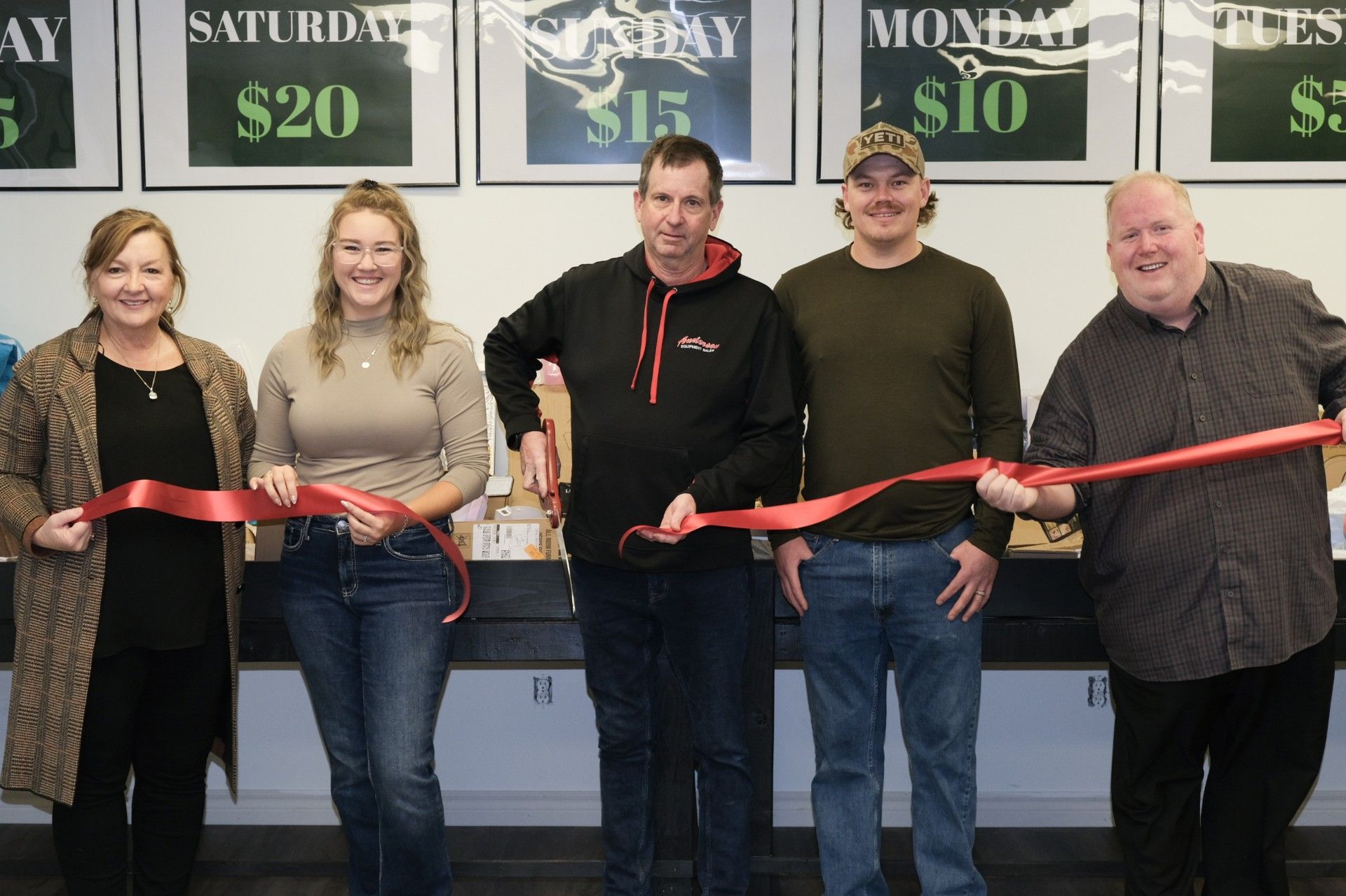 Binapalooza offers 'unique' pricing at new QW outlet | Belleville ...