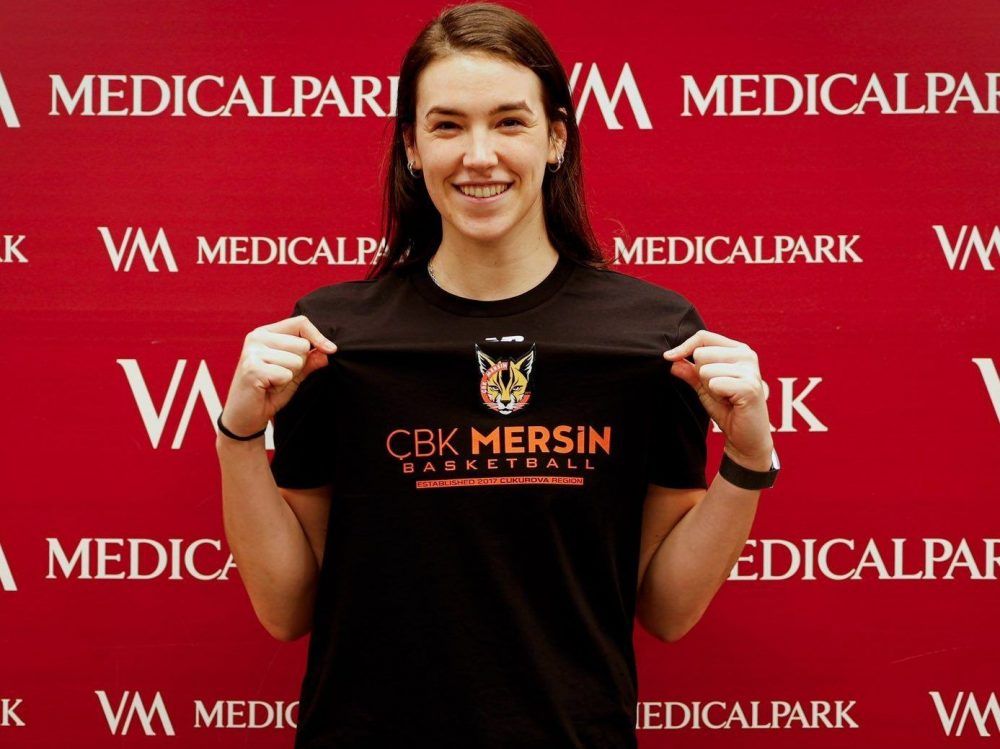 Bridget Carleton plays in Turkey for Mersin | Chatham Daily News